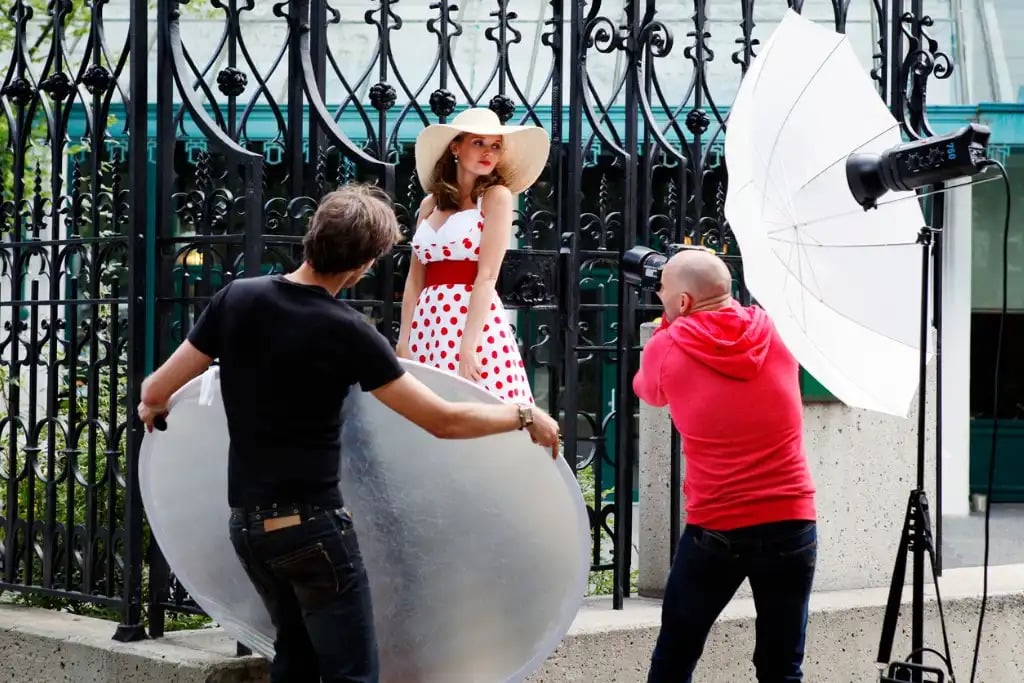Outdoor Portrait Photography Using Reflectors
